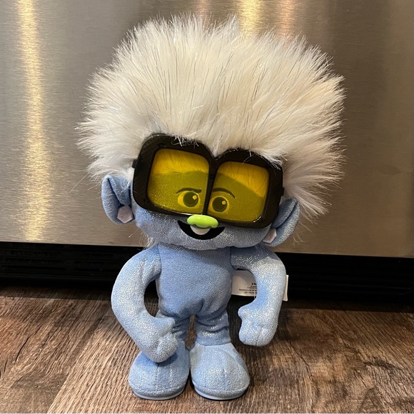 Dreamworks | Toys | Trolls Tiny Diamond Singing And Dancing Toy | Poshmark